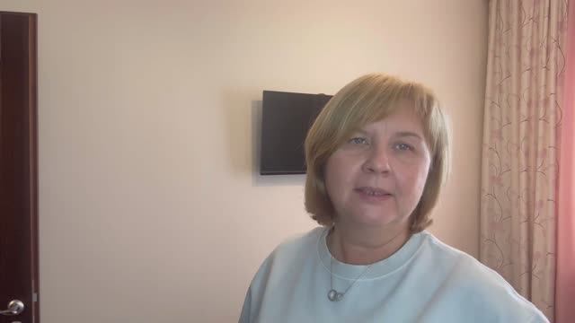 Лайфхаки для взрослых девушек. Готовлю мясо под помидорами и сыром. Цветы в квартире