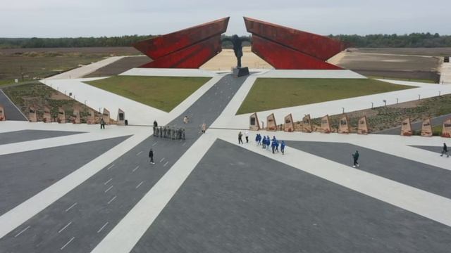 Частичку Вечного Огня доставили к подножию мемориала «Курская дуга»