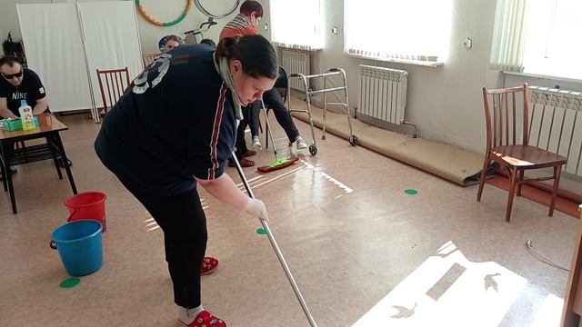 Проект «Шаг вперед». Занятие по социально-бытовой абилитации «Уборка помещения»