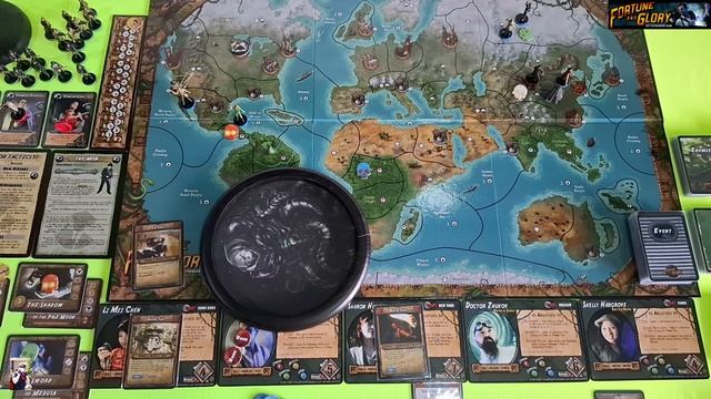 Fortune and Glory - 01. Навалились впятером