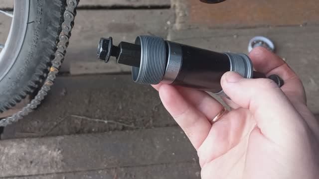 Замена каретки в спортивном велосипеде