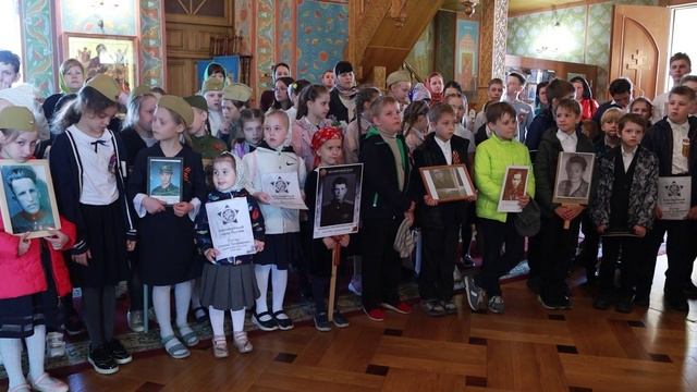 Акция "Бессмертный полк" в Курском Свято-Троицком женском монастыре, лития
