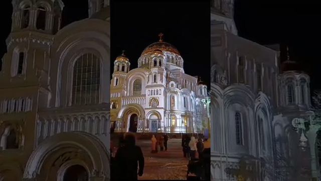 Пасхальная инсталляция на храме