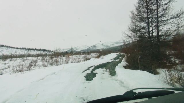 Сусуман. Колыма. Долина ручья Салгыбыстах. Все в снегу