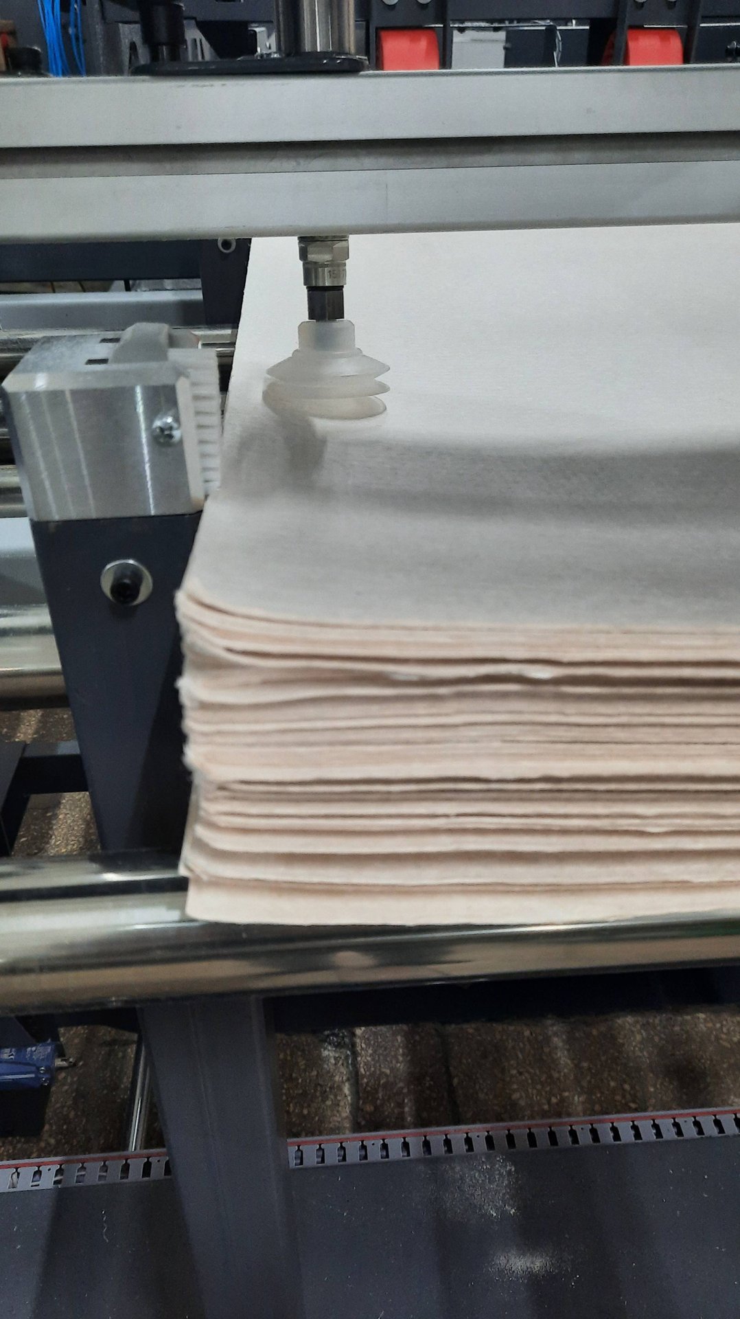 Устройство автоматической подачи листа заготовки (плотный картон)