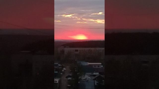 Наблюдаем за солнцем, раньше солнце садилось в этом месте в июне! На дворе 7 мая 2025г?