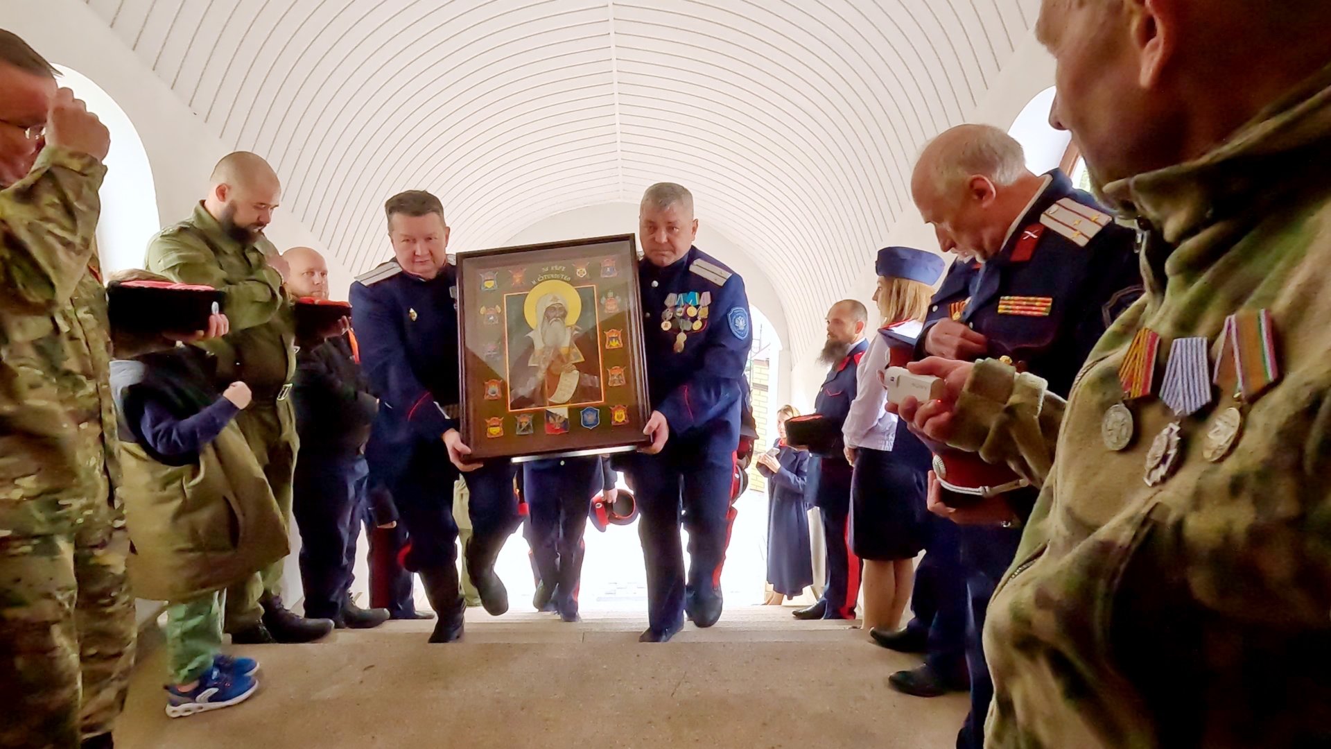 ИКОНУ КАЗАЧЬЕГО ПАТРИАРХА ВСТРЕТИЛИ В КАЗАЧЬЕМ ХРАМЕ