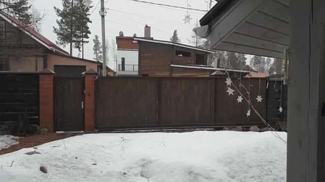 Обзор участка 9 апреля. Погода. Замульчированные грядки.