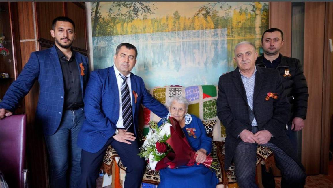 Азербайджанская община Ханты-Мансийского АО Югры приняла участие в акции «В гости к ветерану»