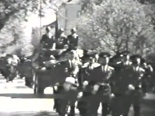 1975 г. ДЕНЬ ПОБЕДЫ. Киров. Вечный Огонь.