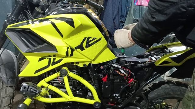 DUKE 300, как снять бак