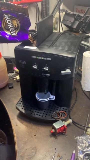 Не наливает кофе Кофемашина DeLonghi Caffe Corso | Замена помпы, ремонт заварного устройства