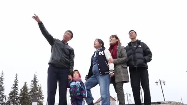 Константин Скрябин толоруутугар "Журавли" ырыа (Майа сэлиэнньэтэ, 2021 с.).