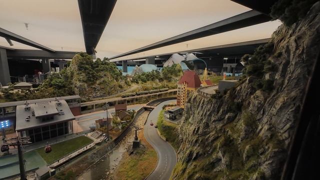 Царь-макет. Железнодорожный вокзал Сочи и окрестности