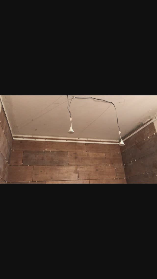 Ремонт санузла во вторичке. Профиль для натяжного потолка. Напольная плитка. Ремонт. Калининград.