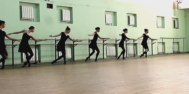 УРОК КЛАССИЧЕСКОГО ТАНЦА НА МУЗЫКУ БИЗЕ