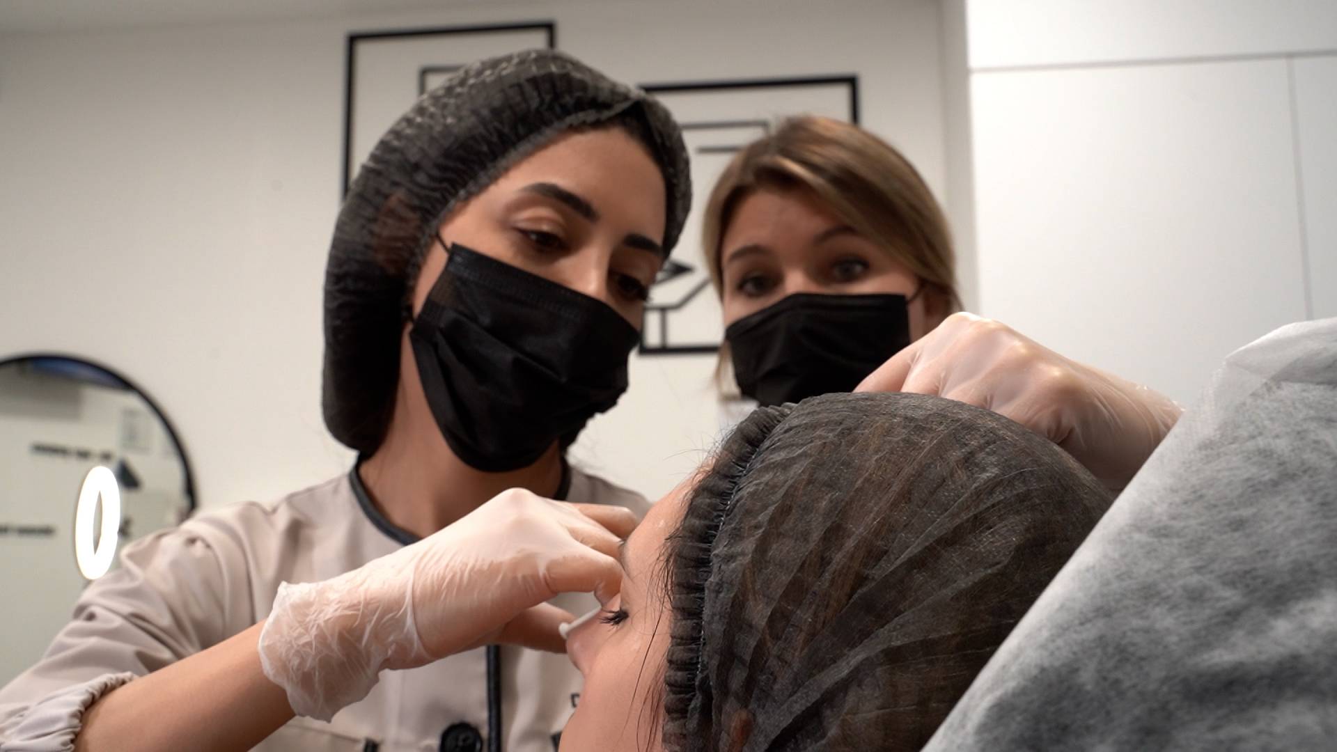 «Атлас красоты»: академия врачебной косметологии