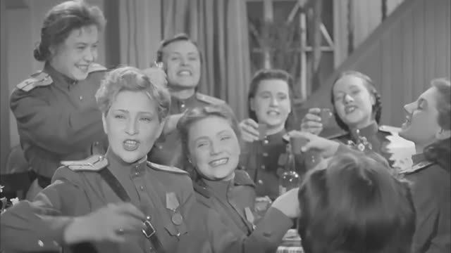 Песни Победы -Пора в путь дорогу  поёт Екатерина Осипенко