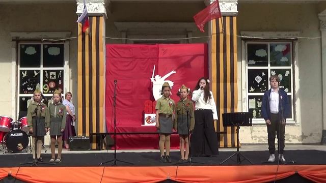 " О той весне"   Вокальный коллектив "Весёлые нотки."