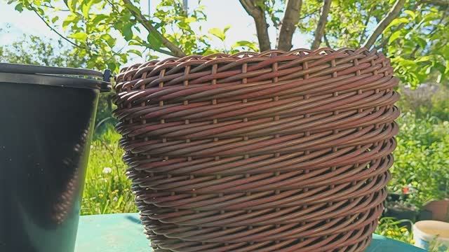 Какой длины должны быть ленты и сколько надо ротанга для кашпо? #ротанг #плетение #кашпо #цветы #сад