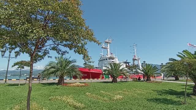 Обзорная прогулка по Батуми 14.08.24 (ул. Гогебашвили, Морской порт, Памятник дельфину, Башня Чачи)