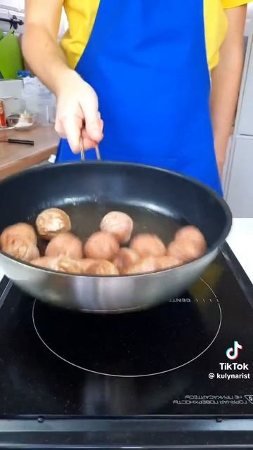 фрикадельки с соусом