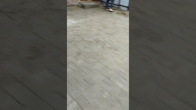 укладка тротуарки беседки