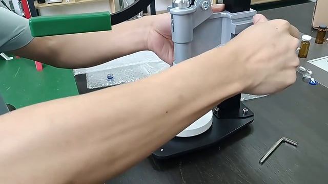 Опресовщик кримпер пенициллиновых флаконов