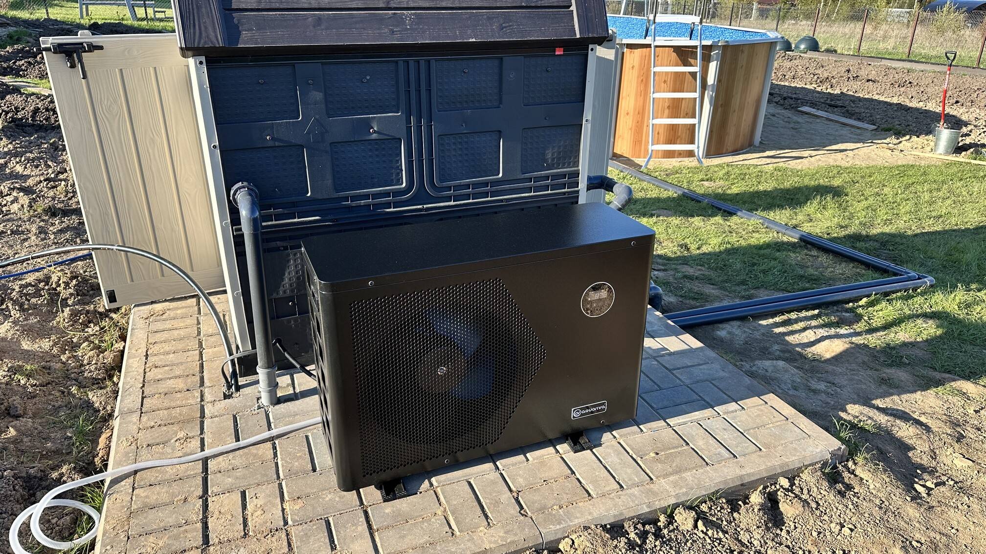 Инверторный Тепловой Насос Aquaviva с Wi-Fi греет воду в каркасном бассейне на даче