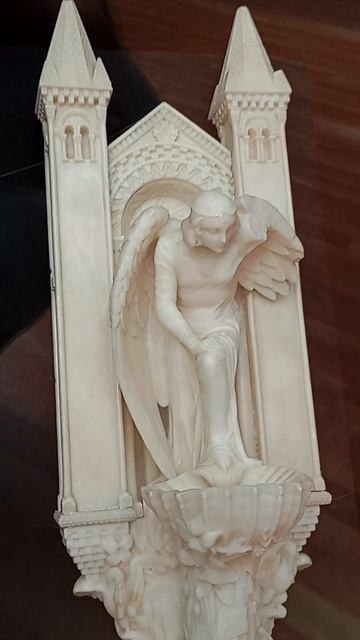 Кропильница с ангелом. Фелиси де Фово. Флоренция. Мрамор  После 1841 года.