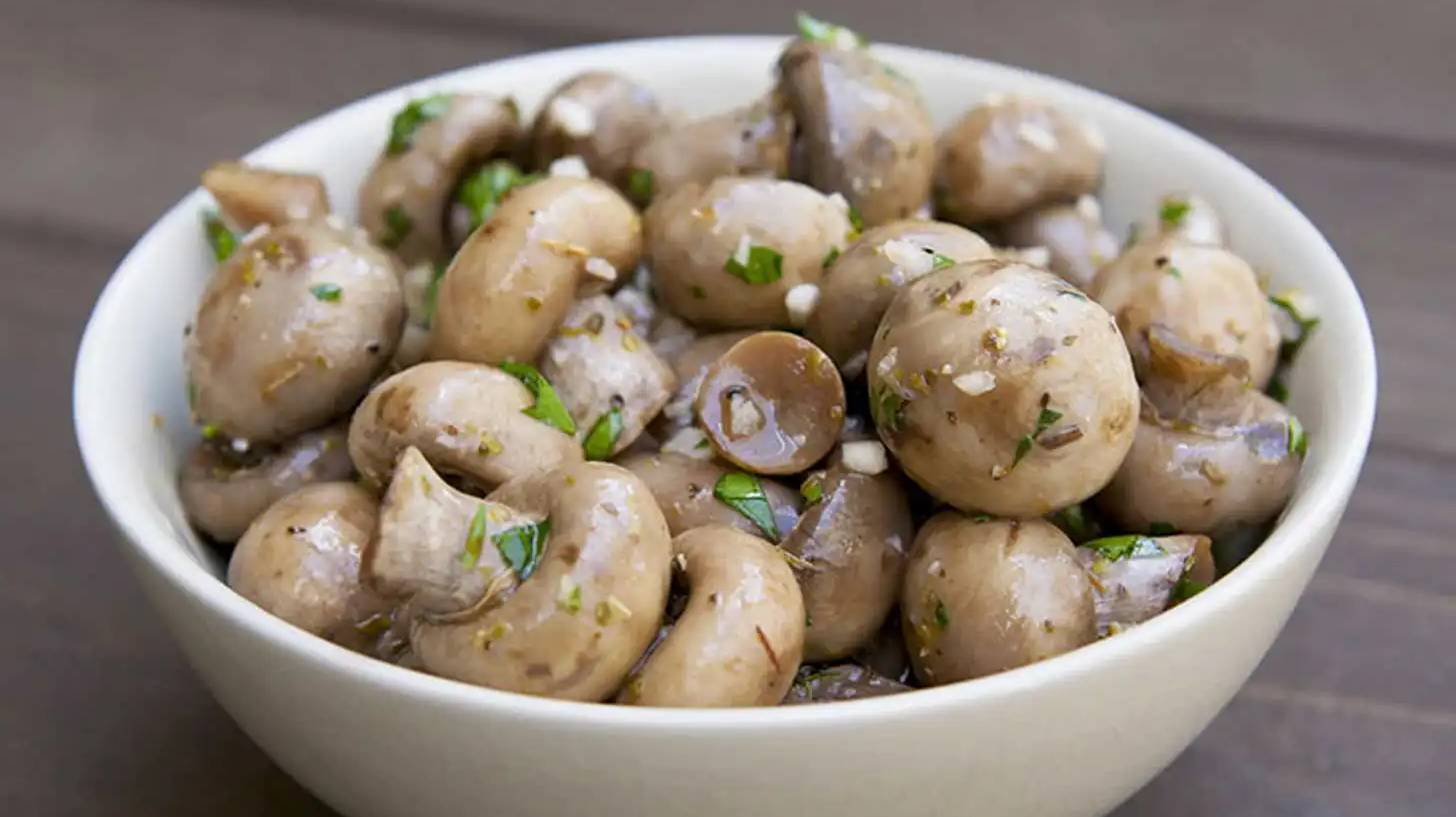 Шампиньоны маринованные. Очень простой и вкусный рецепт.