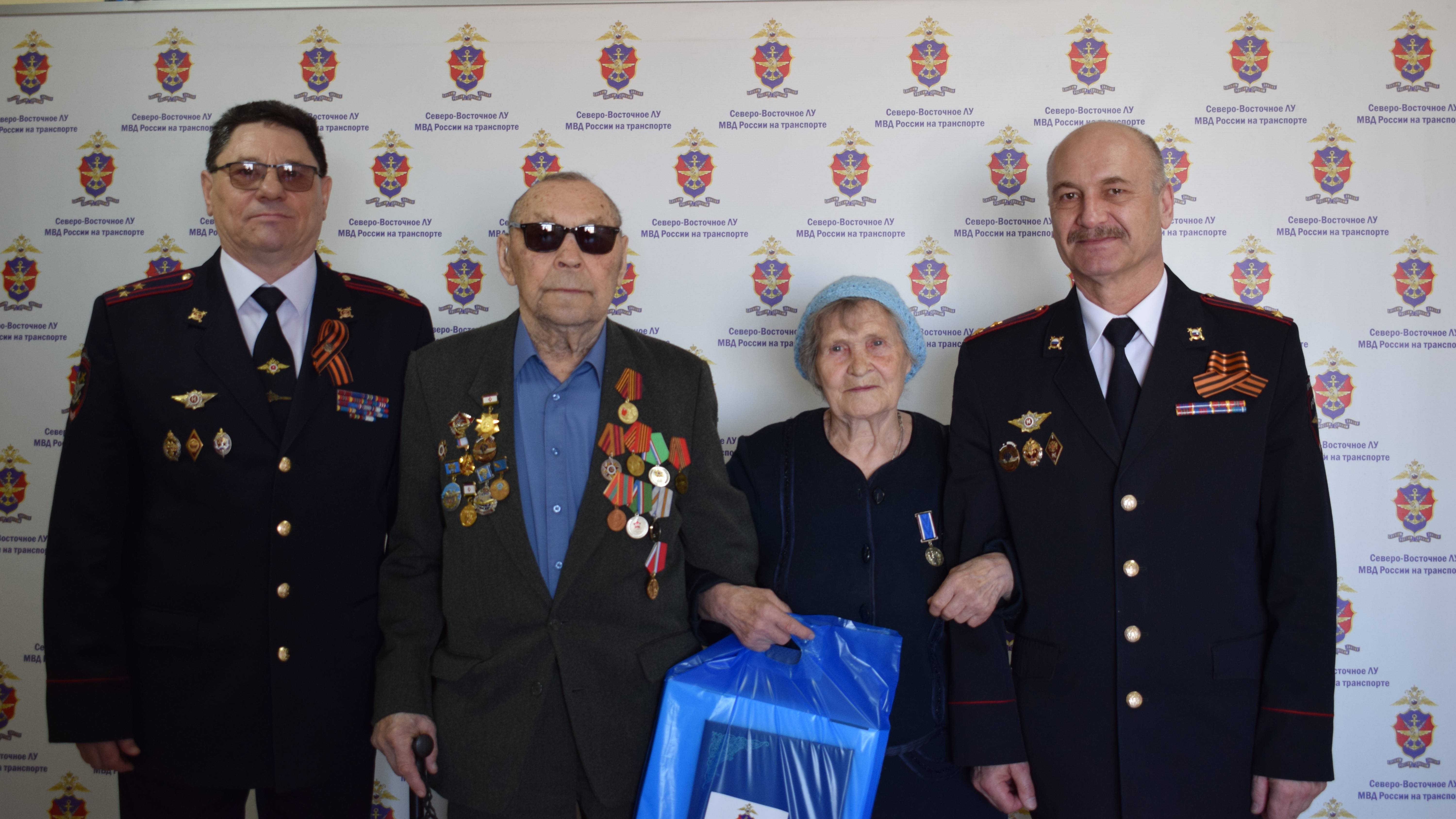 В Якутии в здании Линейного управления транспортной полиции прошло торжественное собрание