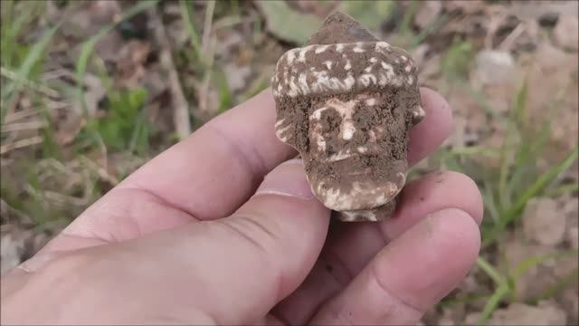 Виктор показал место, находки были