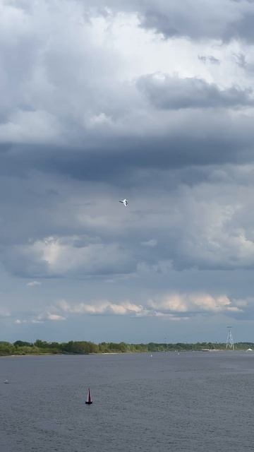 Авиашоу к 80-летию Великой Победы в Нижнем Новгороде // 9 мая 2025 года