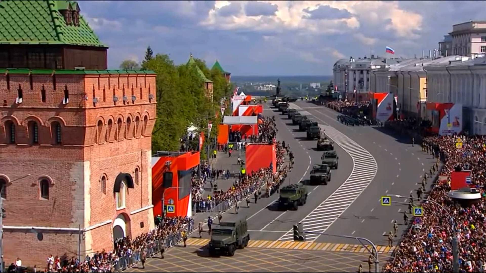 Парад военной техники в Нижнем Новгороде на 80-летие Дня Победы