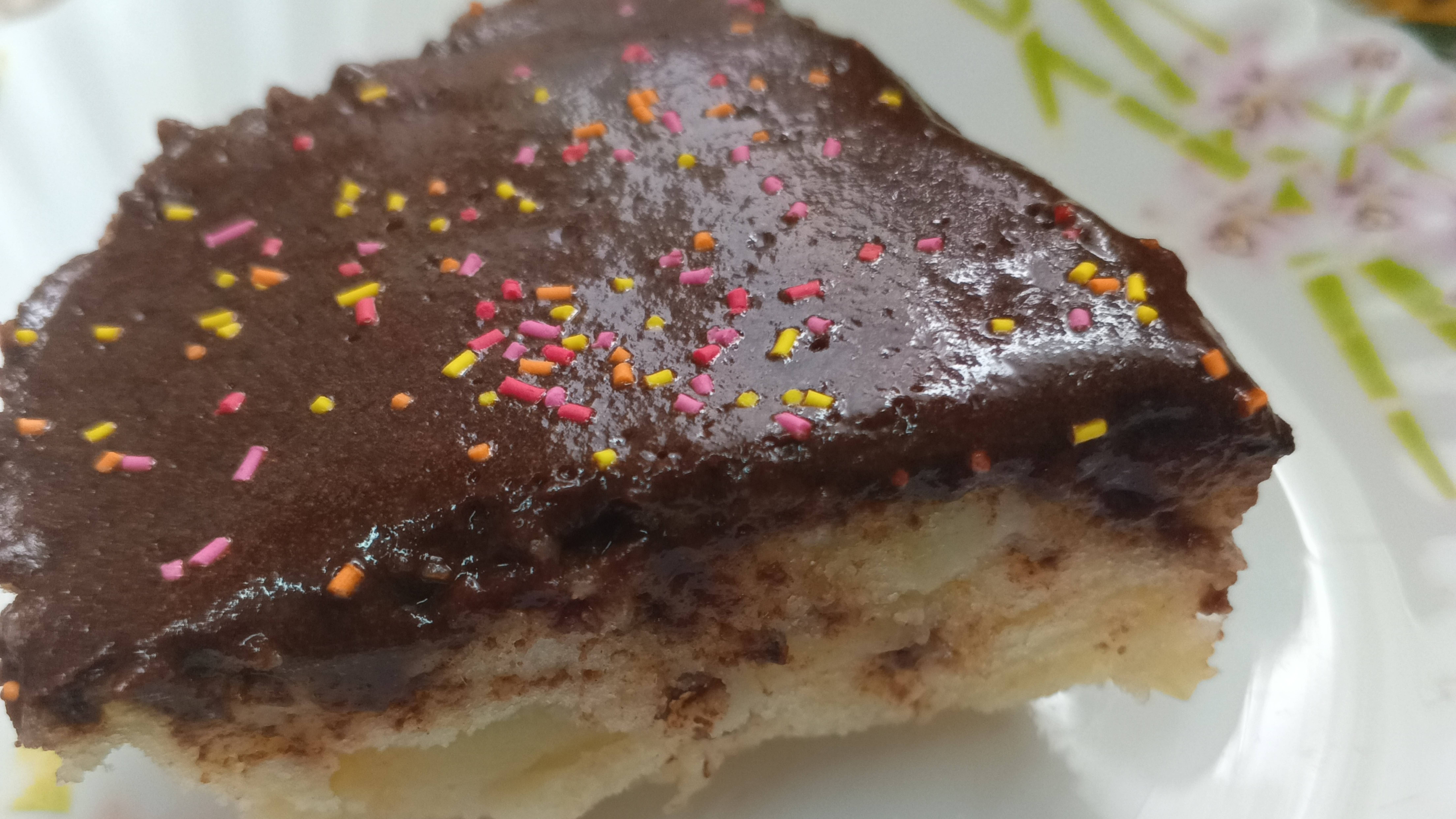 Самая нежная и вкусная  глазированная шарлотка за 6 минут