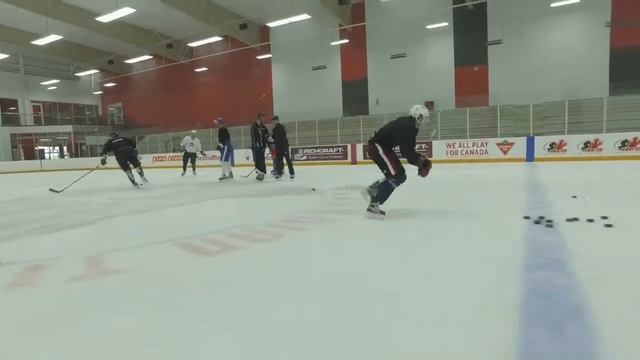 Hockey players are training using BlazePod #2