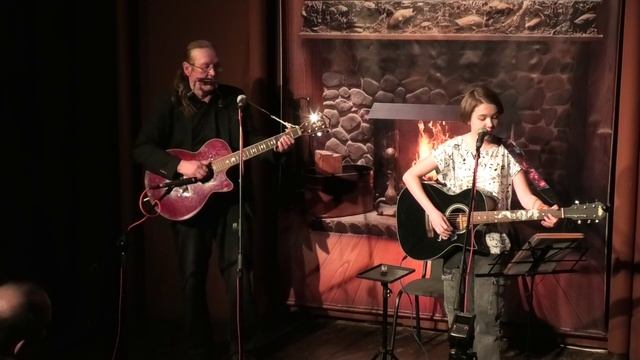 Версавия Платонова и Александр Холодин "Вишевые жуки" (Г. Иванова - В. Платонова)