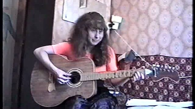 Ольга Сокова читает свои стихи и поёт авторские песни.