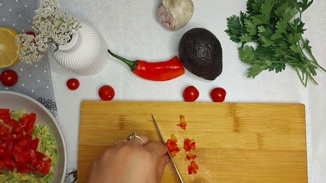 Полезный завтрак с гуакамоле.