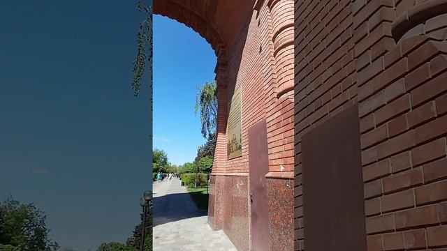 Прогулка по центральной улице ( Красная) г. Краснодара. Прогулка от Драмтеатра в сторону Авроры