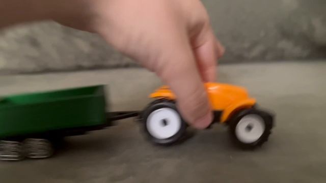 песня едет трактор-2