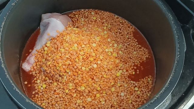 Суп чечевичный 😋 Готовим чечевичный супчик в мультиварке с курицей Видео рецепт