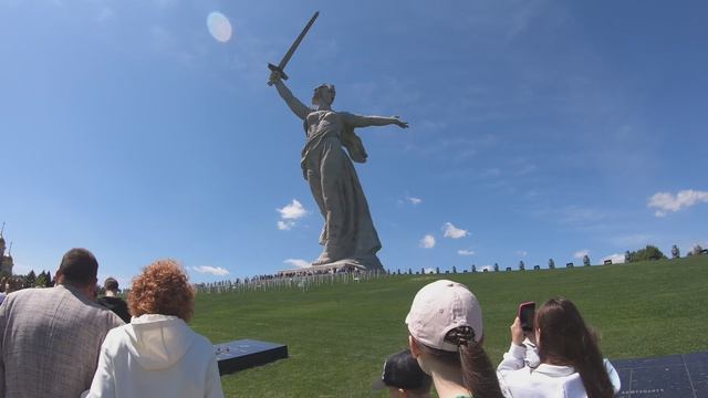 СТАЛИНГРАД 9 мая 2025 года. Невероятное количество людей на Мамаевом Кургане! Мы ПОТРЯСЕНЫ!!!