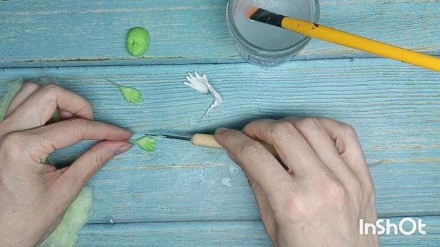 Кикимора - окрашиваем руки и ноги ватной игрушки