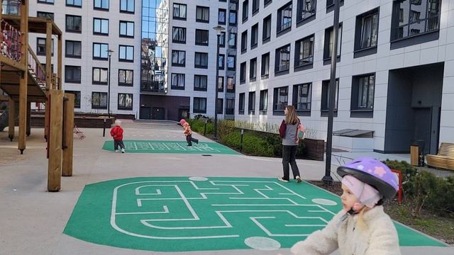 Детская площадка в Светлановском