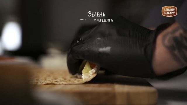 Блинные роллы с лососем и огурцом – изысканная закуска за 10 минут! 🥒🐟🥞