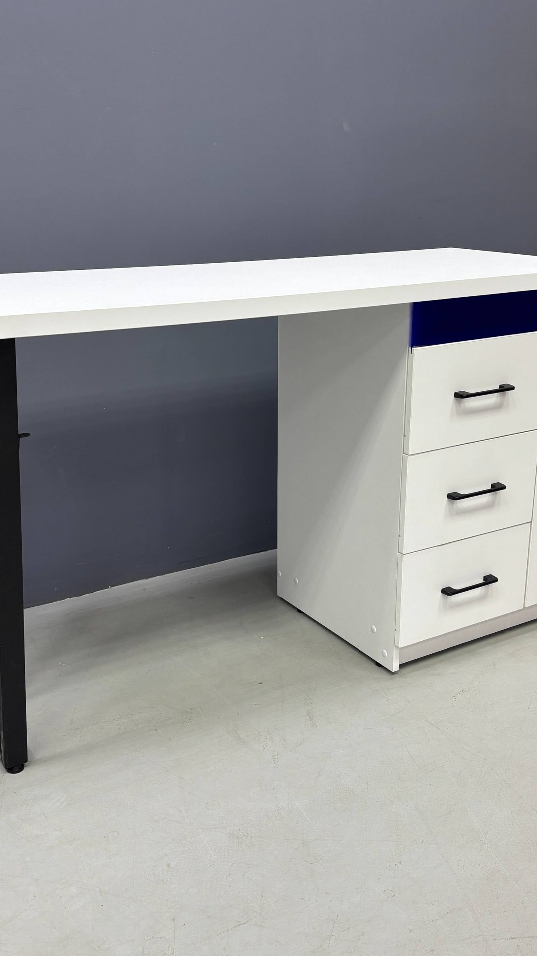 Маникюрный стол ЛОФТ УФ