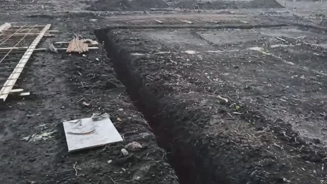 Игарëха на шабашке. Льëм фундаменты под дом.