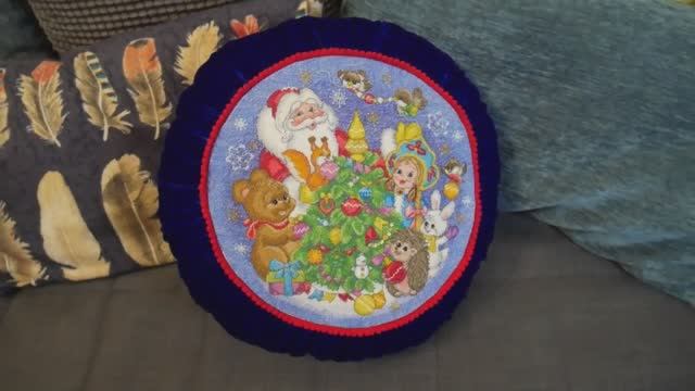 Подушка с вышивкой